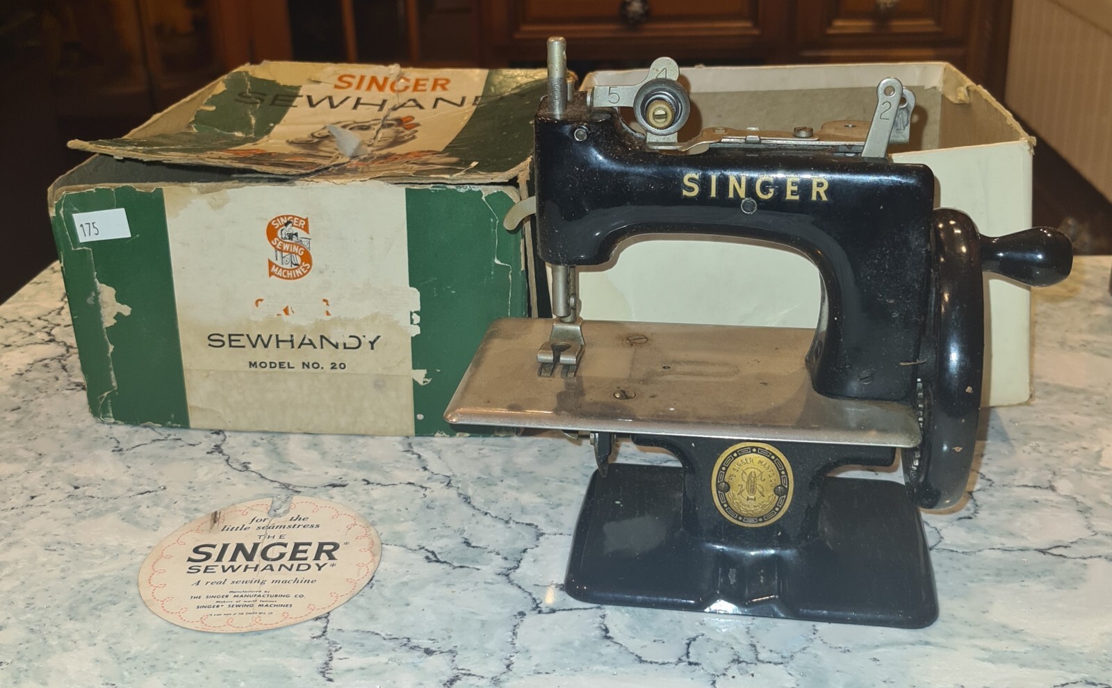 SINGER 20 SEWHANDY TOY Child's Miniature SEWING MACHINE Black Excellent ...