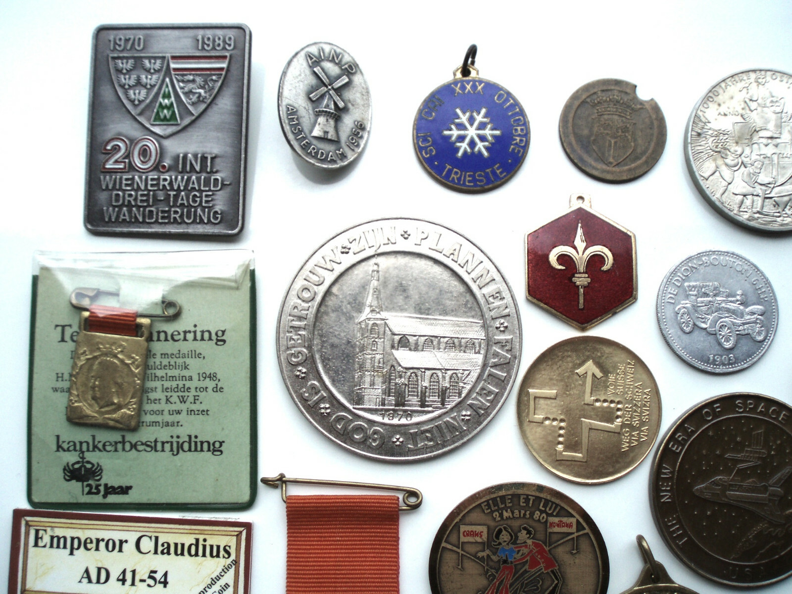 BEAUTIFUL EXONUMIA LOT OF 50 WORLD TOKENS MEDALS etc Varius Dates ...