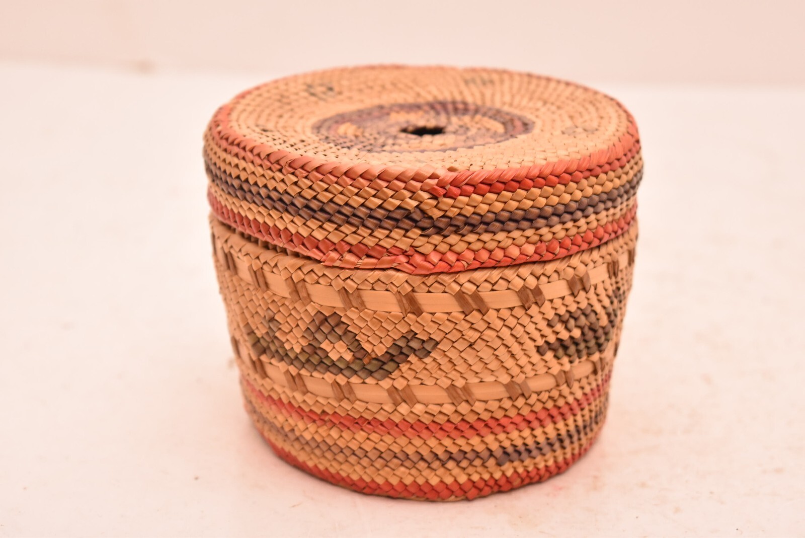 ATQ Nootka / Makah Native American Basket Northwest Coast Pictorial ...