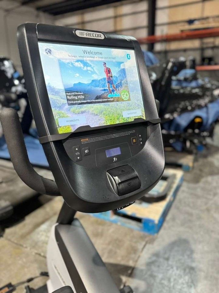 Precor RBK 885 Recumbent Bike w/ P82 Console | eBay