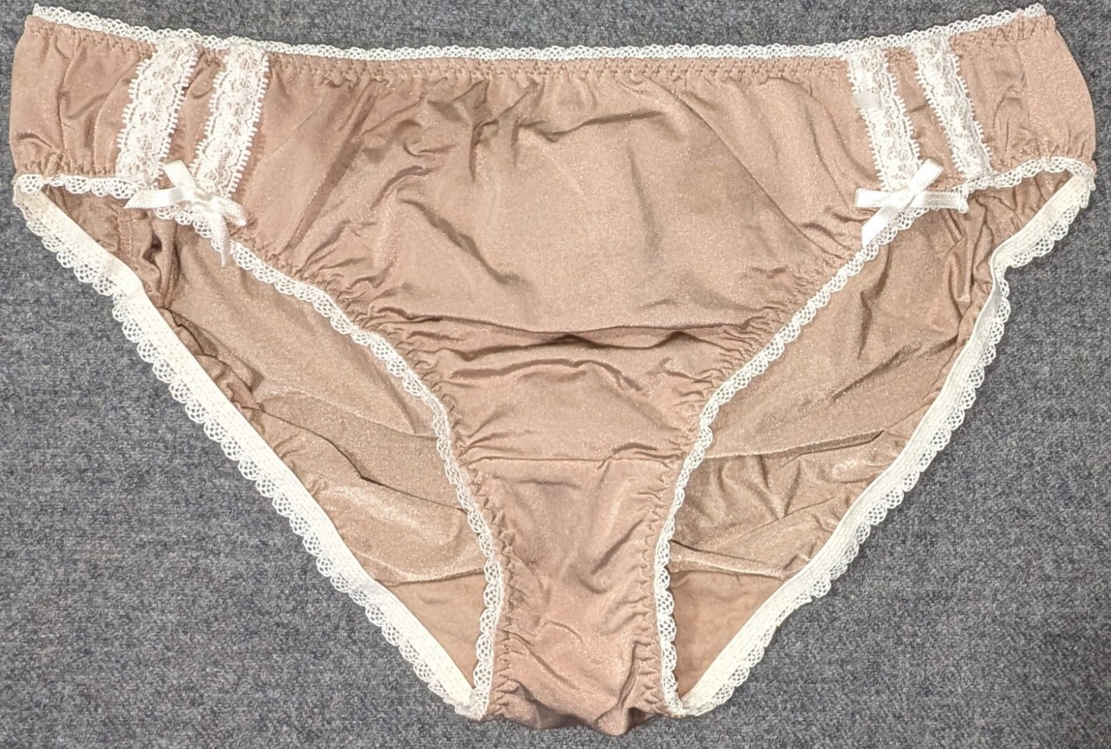 NWOT B. Tempt'd Stretch Satin & Lace Bikini Panties L… - Gem