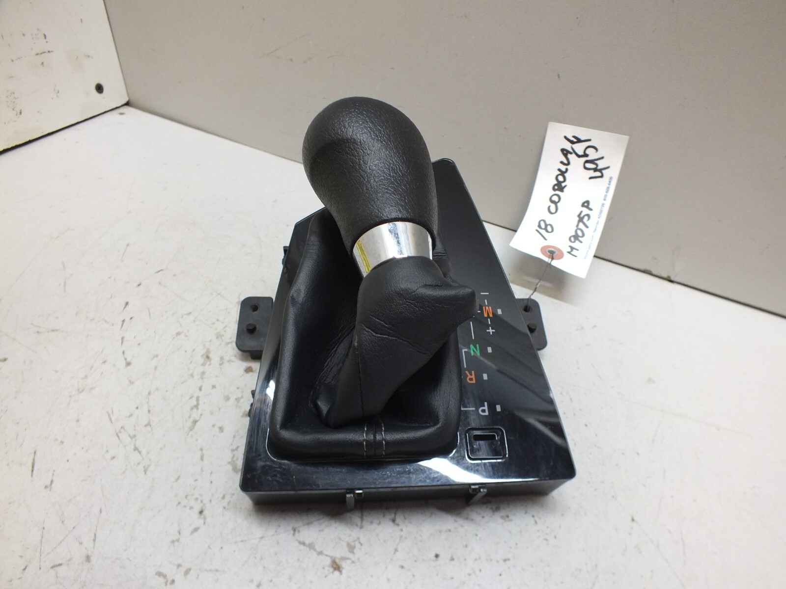 17 18 19 2017 2018 2019 TOYOTA COROLLA GEAR SHIFTER INDICATOR BEZEL ...