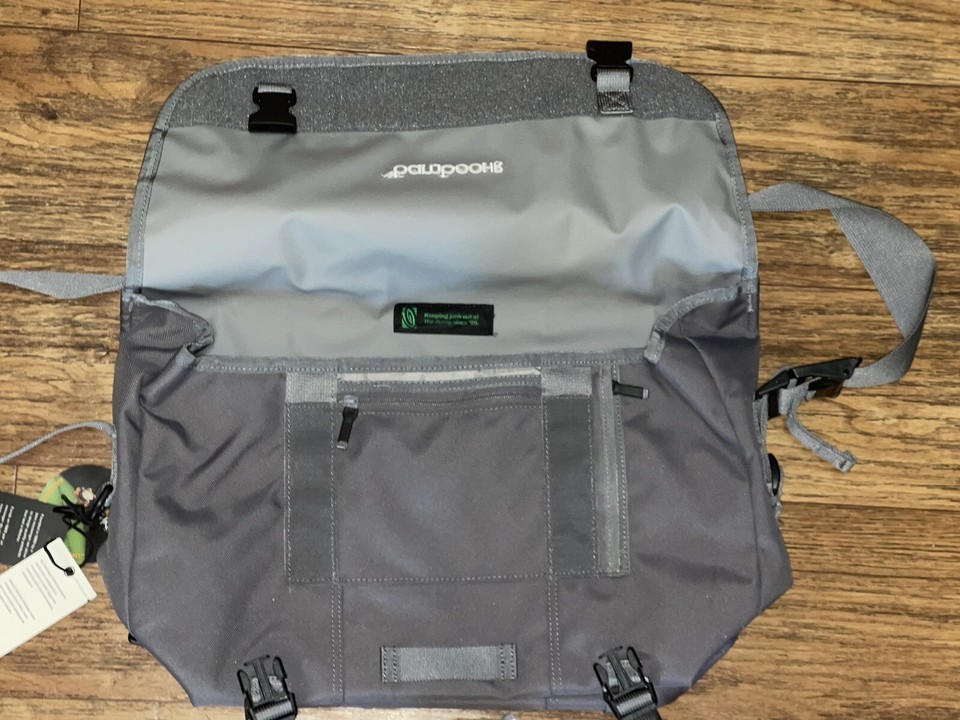 Timbuk2 Heritage Classic M Messenger Bag 18” Eco Gunmetal Grey. Company ...