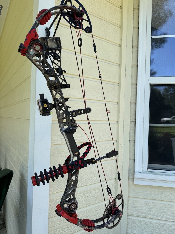 Mathews Monster McPherson Series Compound Hunting Bow, 80lbs . 27 Inch ...