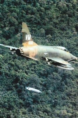 Vietnam War Photos -- F-100 Super Sabre Fighter Jet On Bombing Run | eBay
