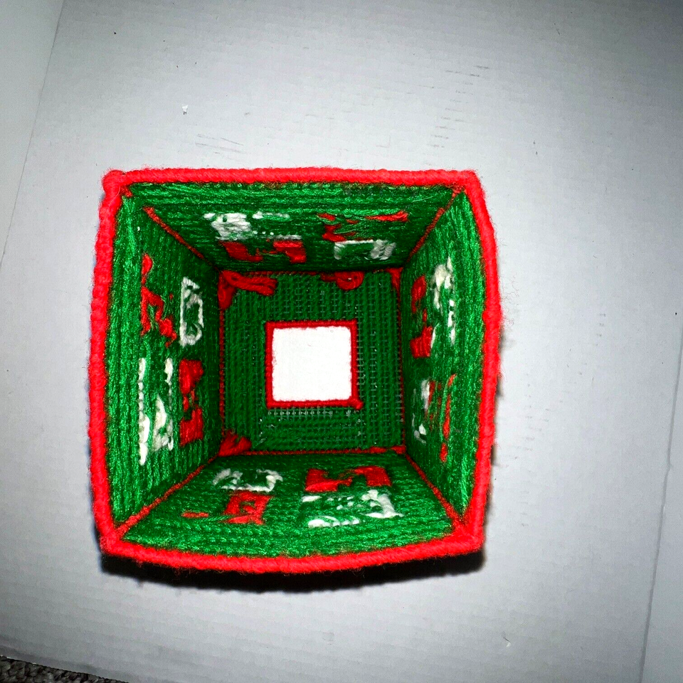 Vintage Handmade Needlepoint Christmas Tissue Box Holder Noel Plastic ...