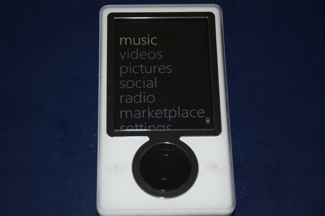 Microsoft Zune 30 White (30 GB) Digital Media Player for sale online | eBay