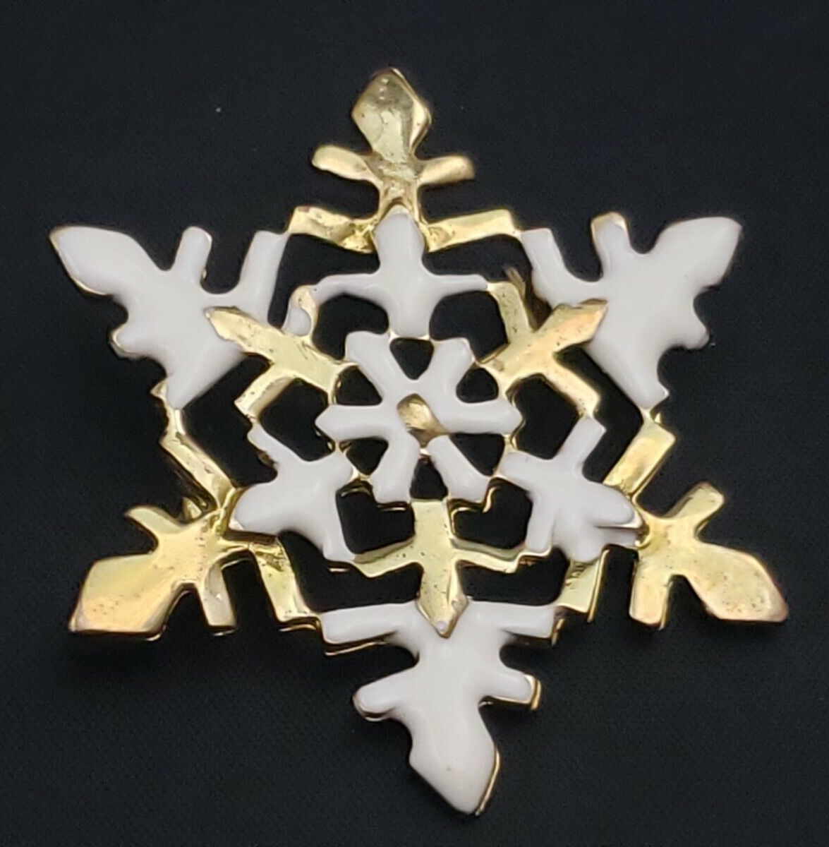 Snowflake Christmas Holiday Brooch Pin White Enamel Gold Tone Metal ...