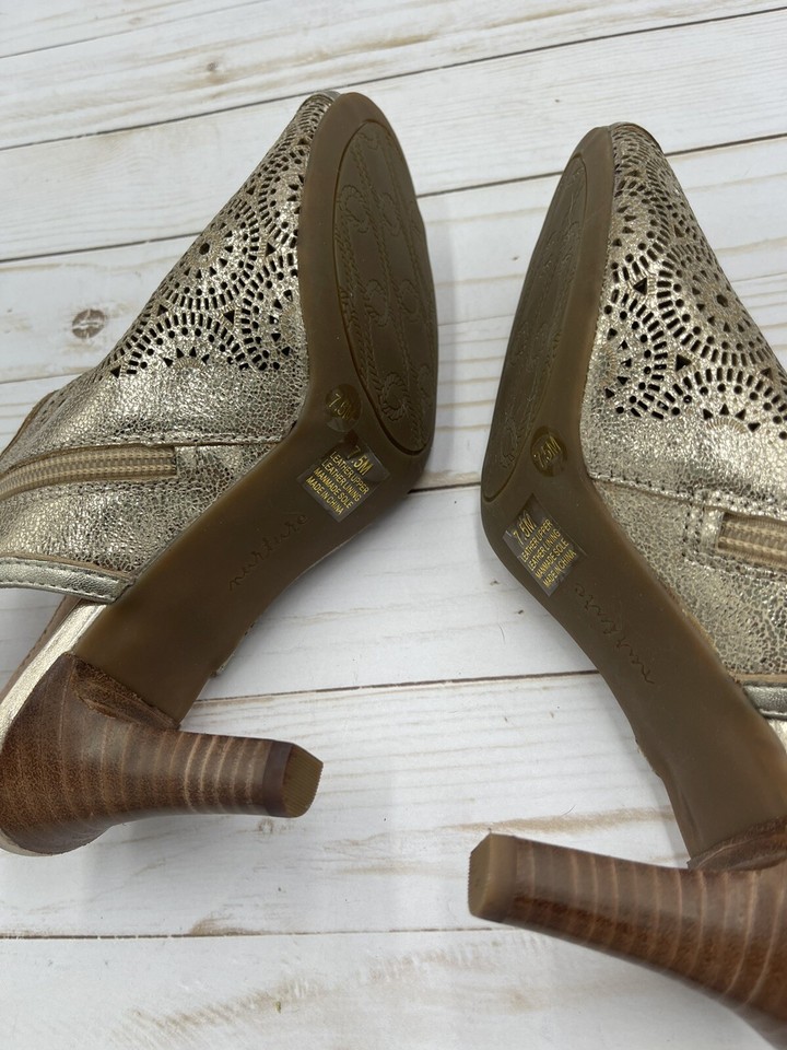 Nurture Shoes Womens 7.5 Leather Slingback Heels Lasercut Metallic Side ...