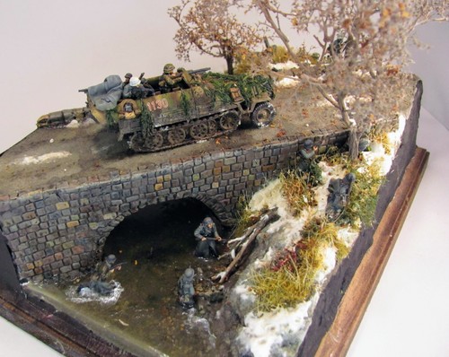 1/72 Sdkfz. 251 halftrack diorama crossing bridge- in Battle of the ...