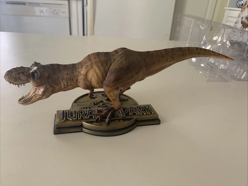 Chronicle Collectibles Jurassic Park T-Rex Display Figure Tyrannosaurus ...