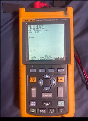 Fluke 123 Industrial Scopemeter 95969814737 | eBay