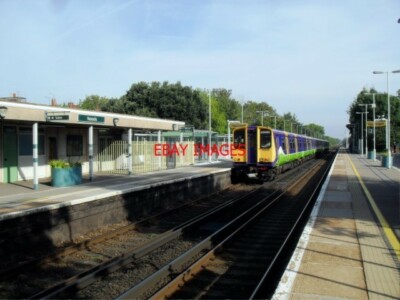 PHOTO HASSOCKS RAILWAY STATION (3) SILVERLINK-LIVERIED CLASS 313 EMU ...