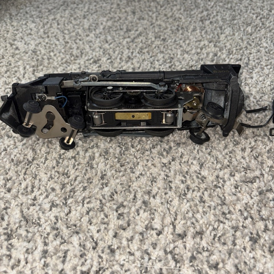 LIONEL 8305, “THE MILWAUKEE ROAD" 4-4-2 STEAM LOCOMOTIVE and SOUND ...