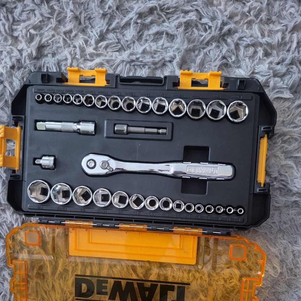 DeWalt Socket Set 72 Tooth Ratchet 33 Piece SAE/Metric 74305897 With ...