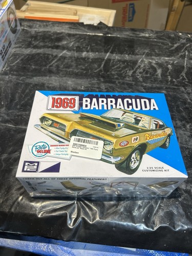 MPC 1969 PLYMOUTH BARRACUDA RETRO DELUXE 1/25 MODEL KIT FACTORY SEALED ...