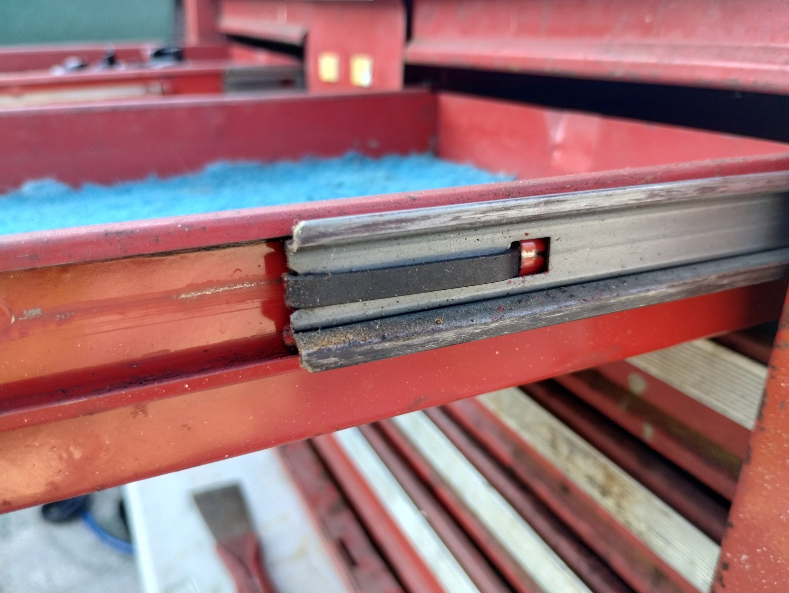 CRAFTSMAN TOOL BOX DRAWER SLIDE RAIL TRACK WITH CLIPS. 10.5" long. #C25 ...