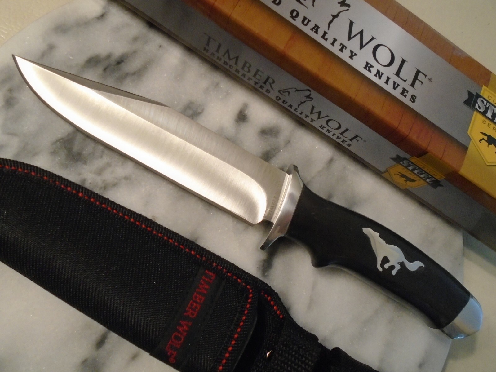 Timber Wolf Running Wolf Fixed Blade Hunter Bowie Knife w Sheath TW966 ...