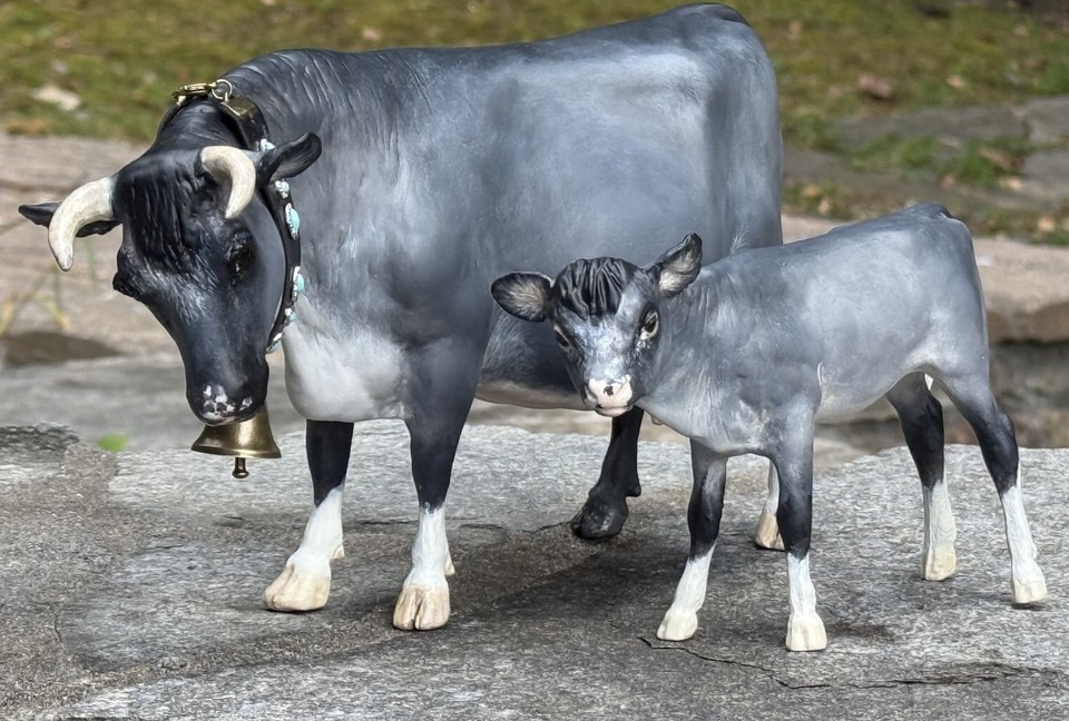 Breyer Custom CM Belgian Blue Cow True Type Figurine Statue Dairy ...