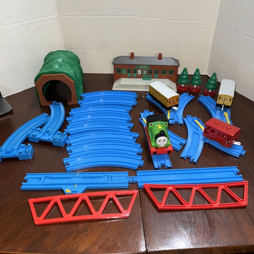 Tomy Thomas Train Tank Engine Trackmaster Ffarquhar Station Set Tunnel ...