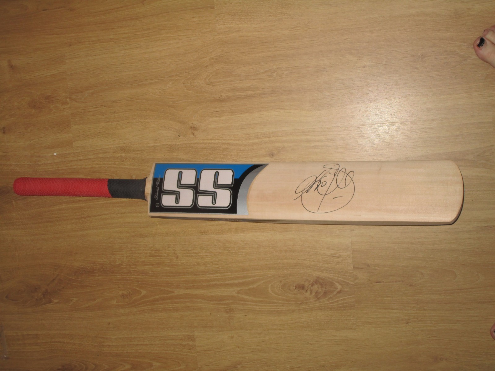 Kumar Sangakkara (Sri Lanka) signed SS Blue/Black Full Size Cricket Bat ...