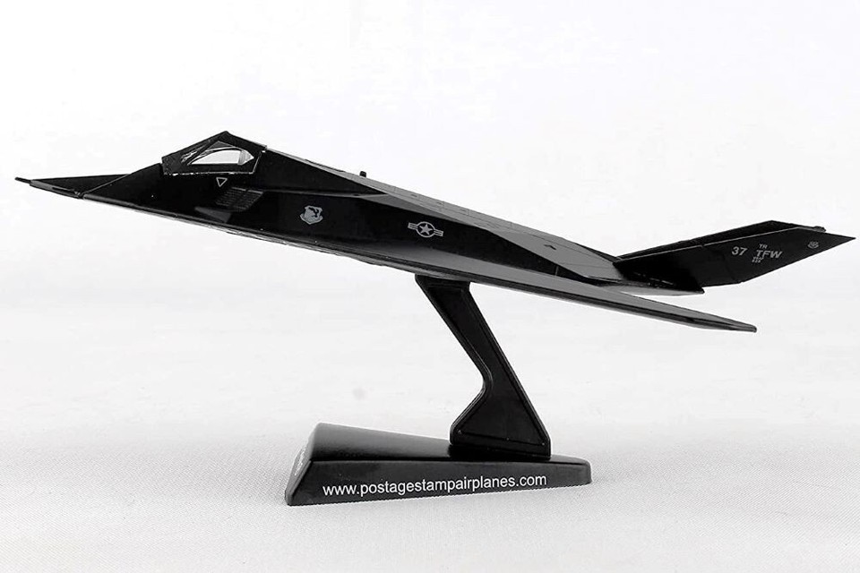 Lockheed F-117 Nighthawk Stealth Fighter USAF 1/150 Scale Diecast Model ...
