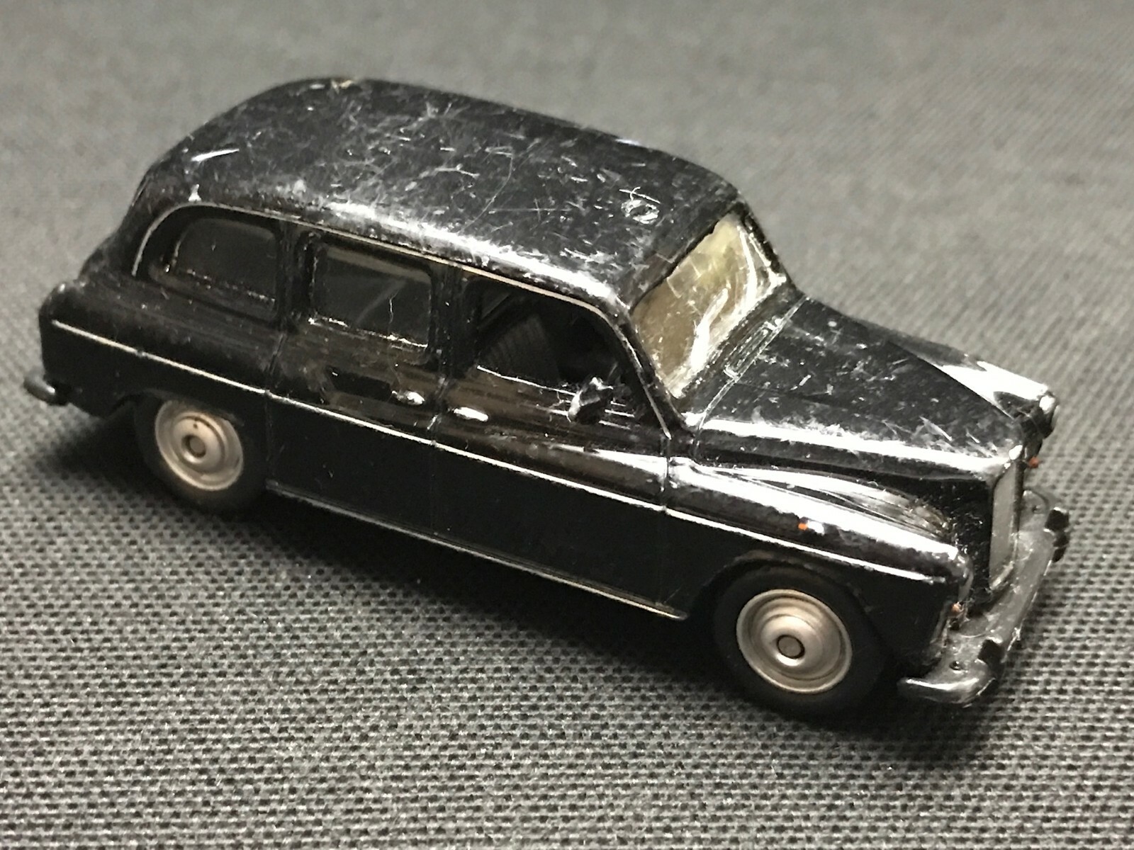 Welly Austin FX4 London Taxi Collectable Scale 1:64 | eBay