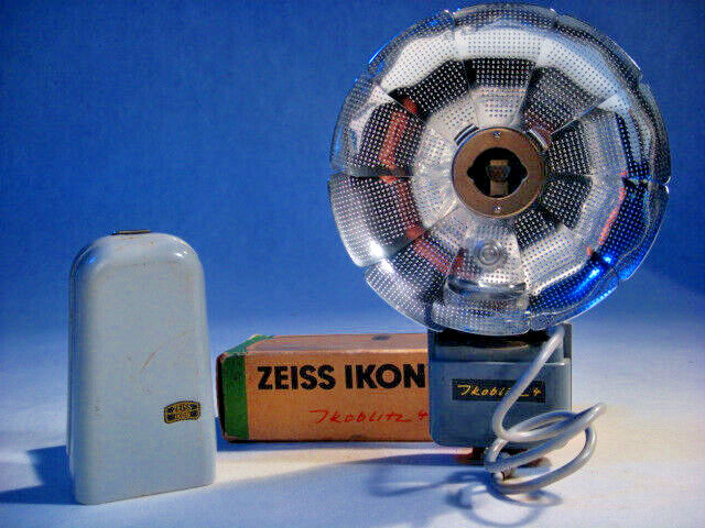 Cool Display Zeiss Ikon Ikoblitz 4 20.2214 Flash Gun Bulb Flash w/ Box ...