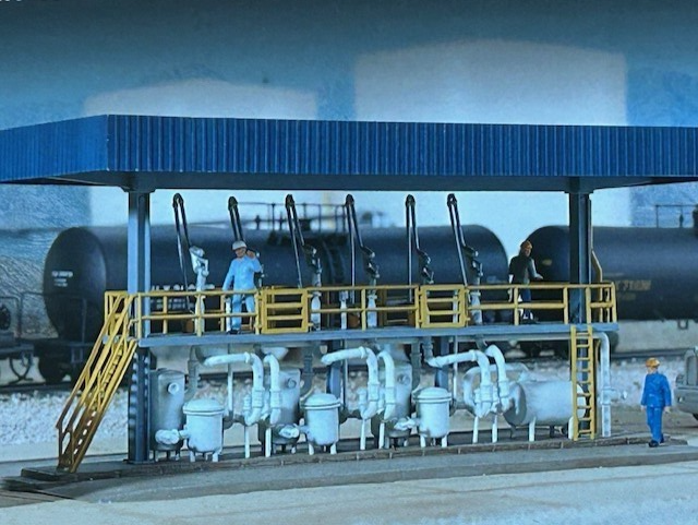 FUEL TANKER TRUCK UNLOADING / LOADING PLANT HO Scale PLASTIC 933-3169 ...