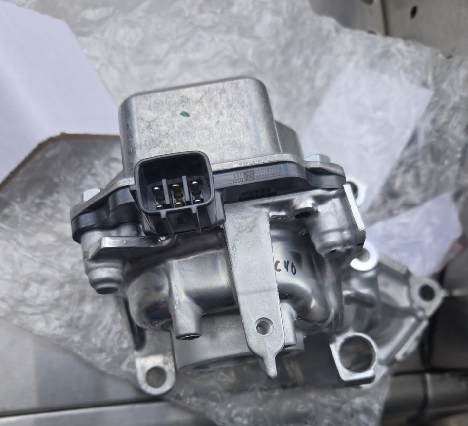 2.5L Toyota Camry RAV4 Sienna Water Pump Sub Housing 16032-F0011 ...