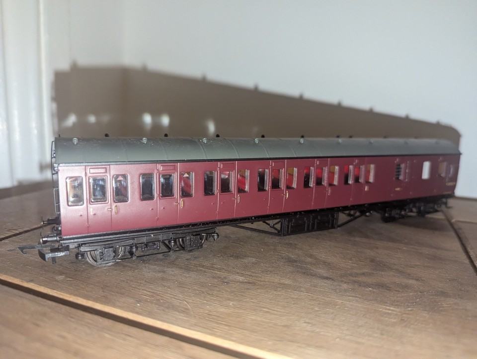 R4691B AND R4690 BR (ex LMS) NON - CORRIDOR 3RD CLASS COACH AND BRAKE ...