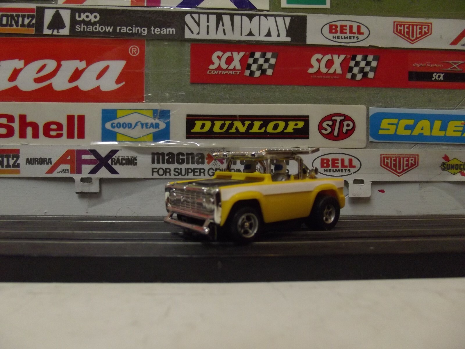 AURORA, AFX, YELLOW #3 FORD BAJA BRONCO, MAGNATRACTION OPEN RIVIT ...