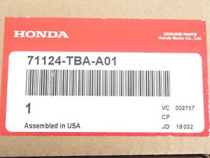 Genuine OEM Honda 71124-TBA-A01 Passenger Front Grille Molding ...