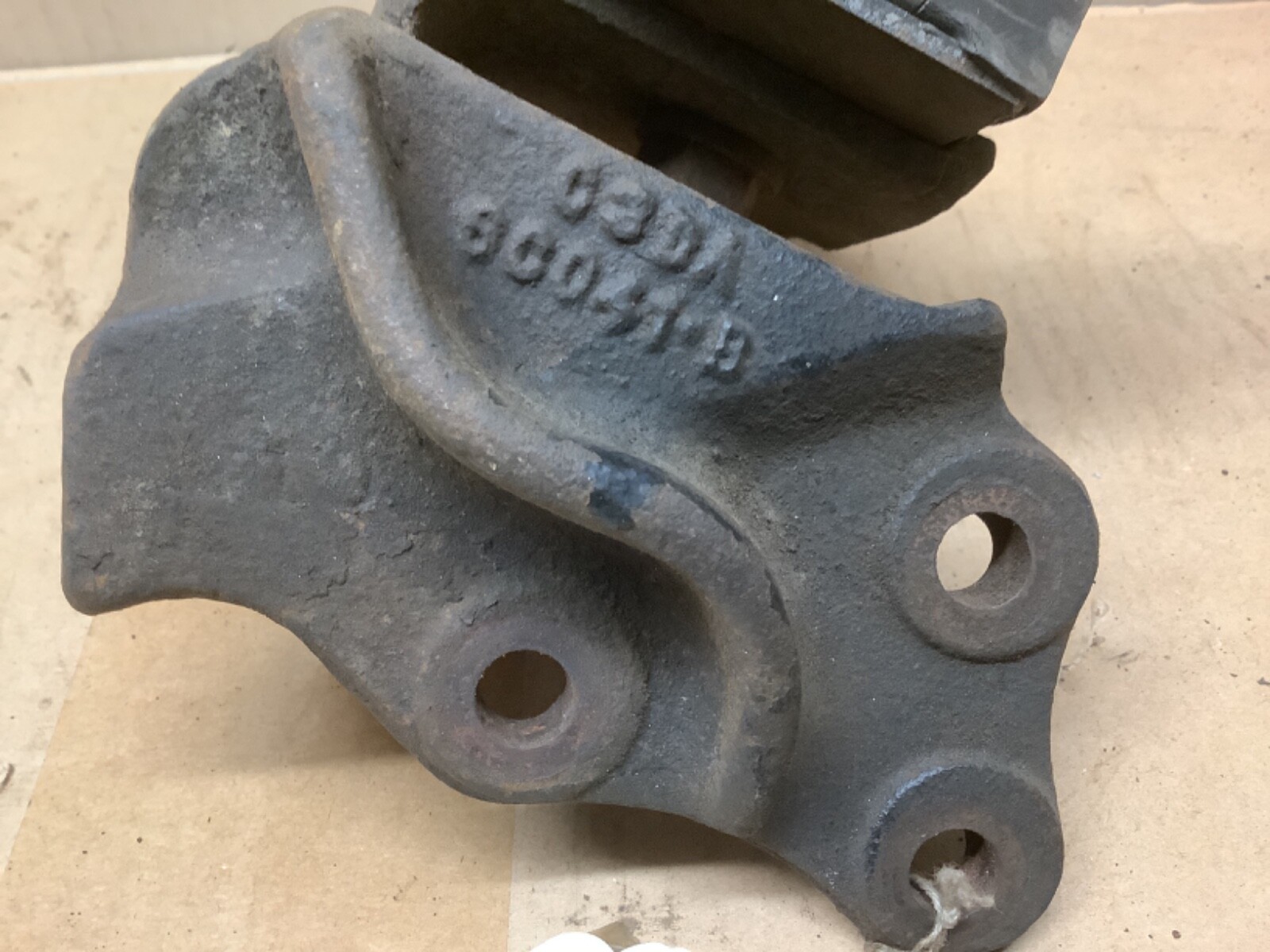 63 64 65 66 FORD Left MOTOR MOUNT 289 & Frame Bracket FALCON MUSTANG ...