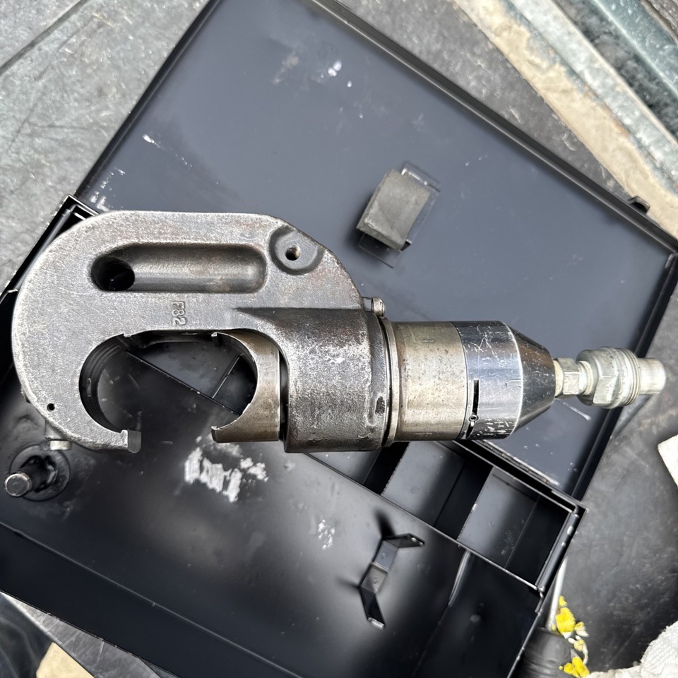 Burndy Hypress Hydraulic 750 Revolver with Crimping, Cat. No. Y45 With ...