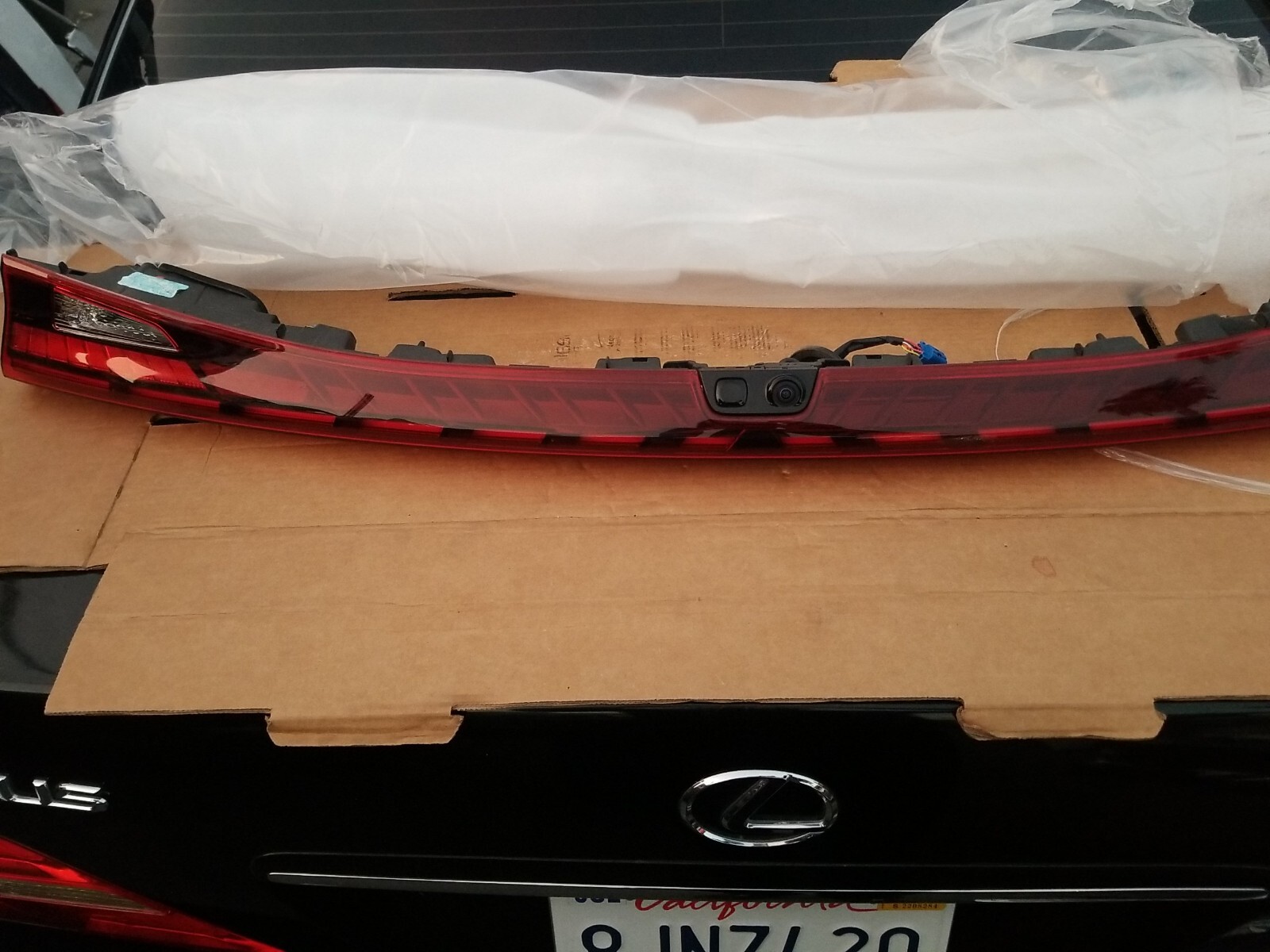 2021 KIA K5 CENTER TRUNK MOUNTED LED REAR TAIL LIGHT OEM # 92403-L3110 ...