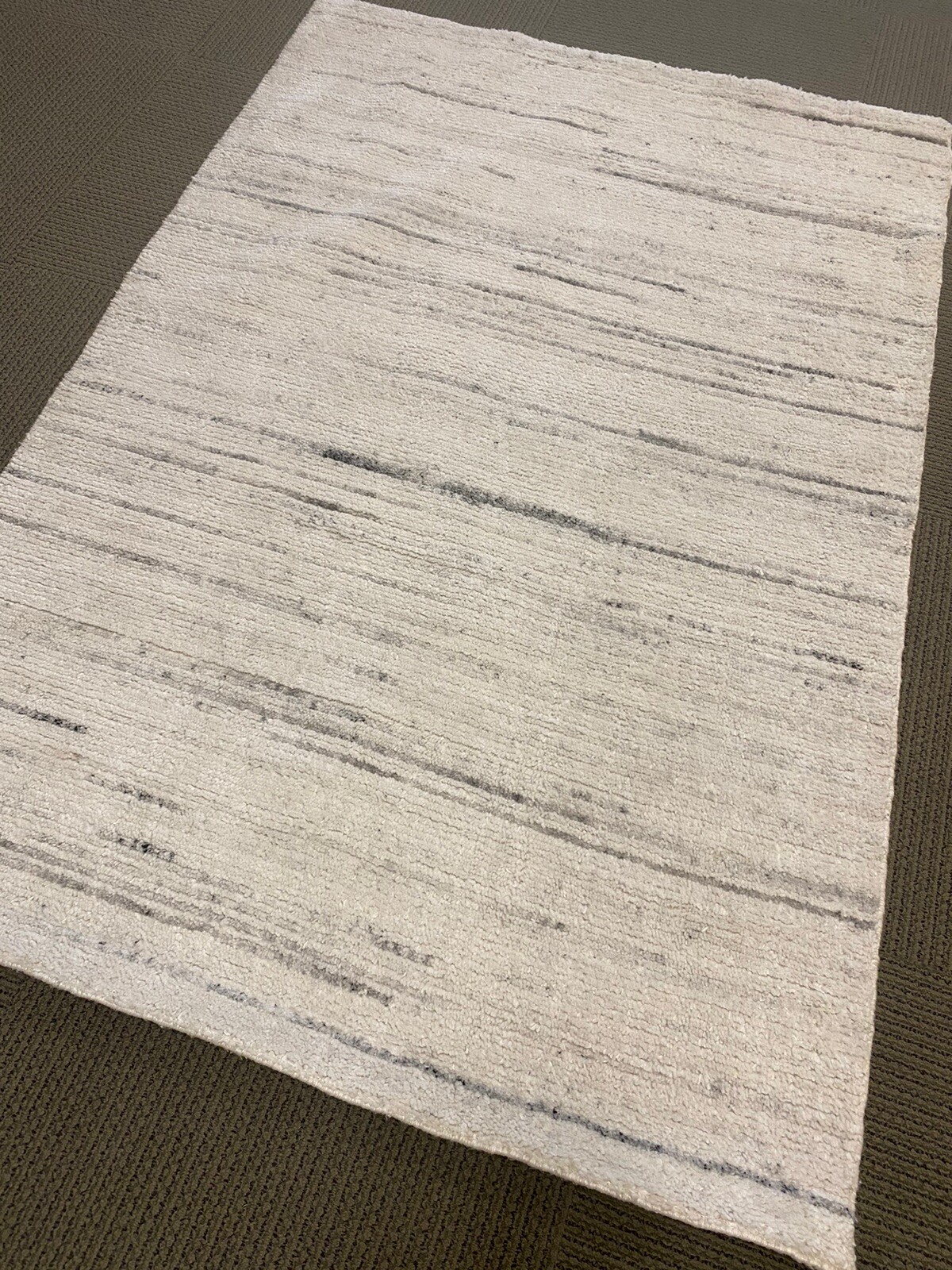 Modern Spectacular Off White Hand Made fine area Rug 4'x6' Carpet ...