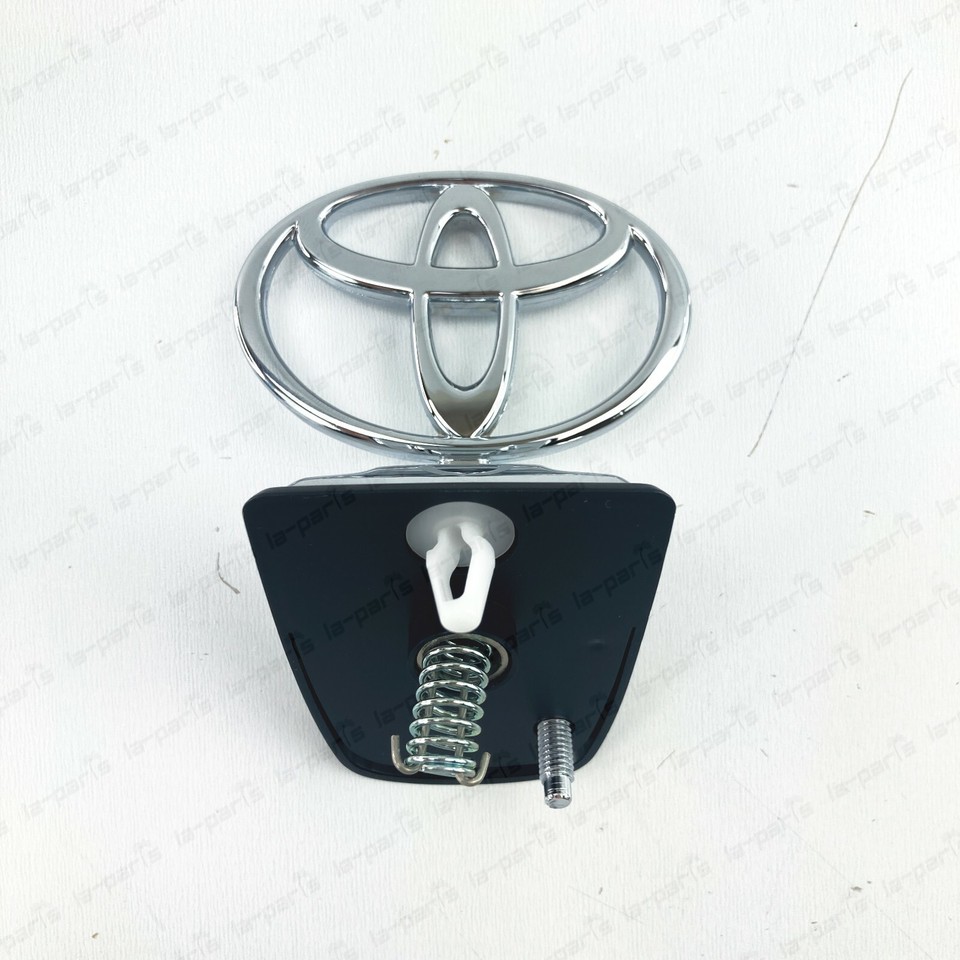 NEW GENUINE TOYOTA 98-07 LC J100 JDM FRONT HOOD CHROME EMBLEM 75303 ...