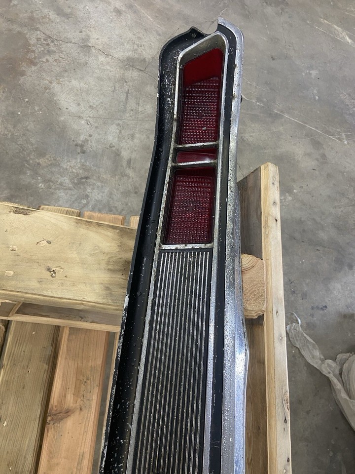 65 PONTIAC CATALINA 2+2 Rear Bumper TAIL LIGHT Panel And Light ASSEMBLY ...