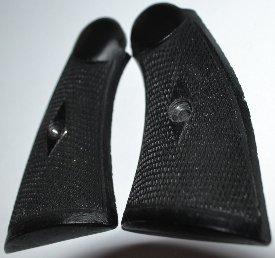 Manuel Escodin Eibar 1924, Spanish Alfa 660, 32-20 pistol grips black ...