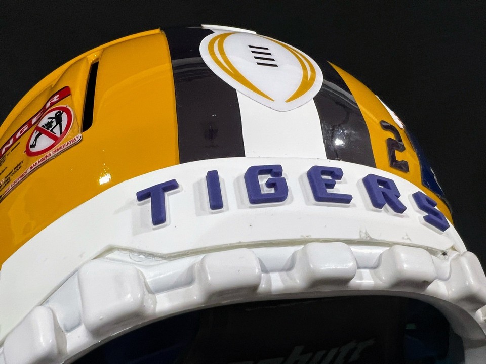 LSU Tigers Schutt F7 #2 Justin Jefferson full size used Football Helmet ...