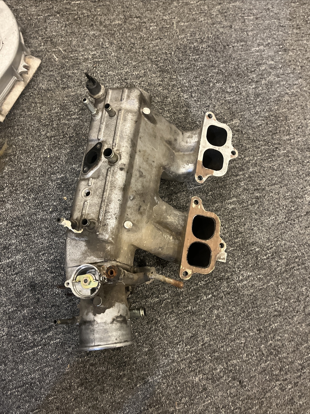 1986-1988 Toyota Pickup 4Runner 22RE Engine Upper Intake Manifold ...