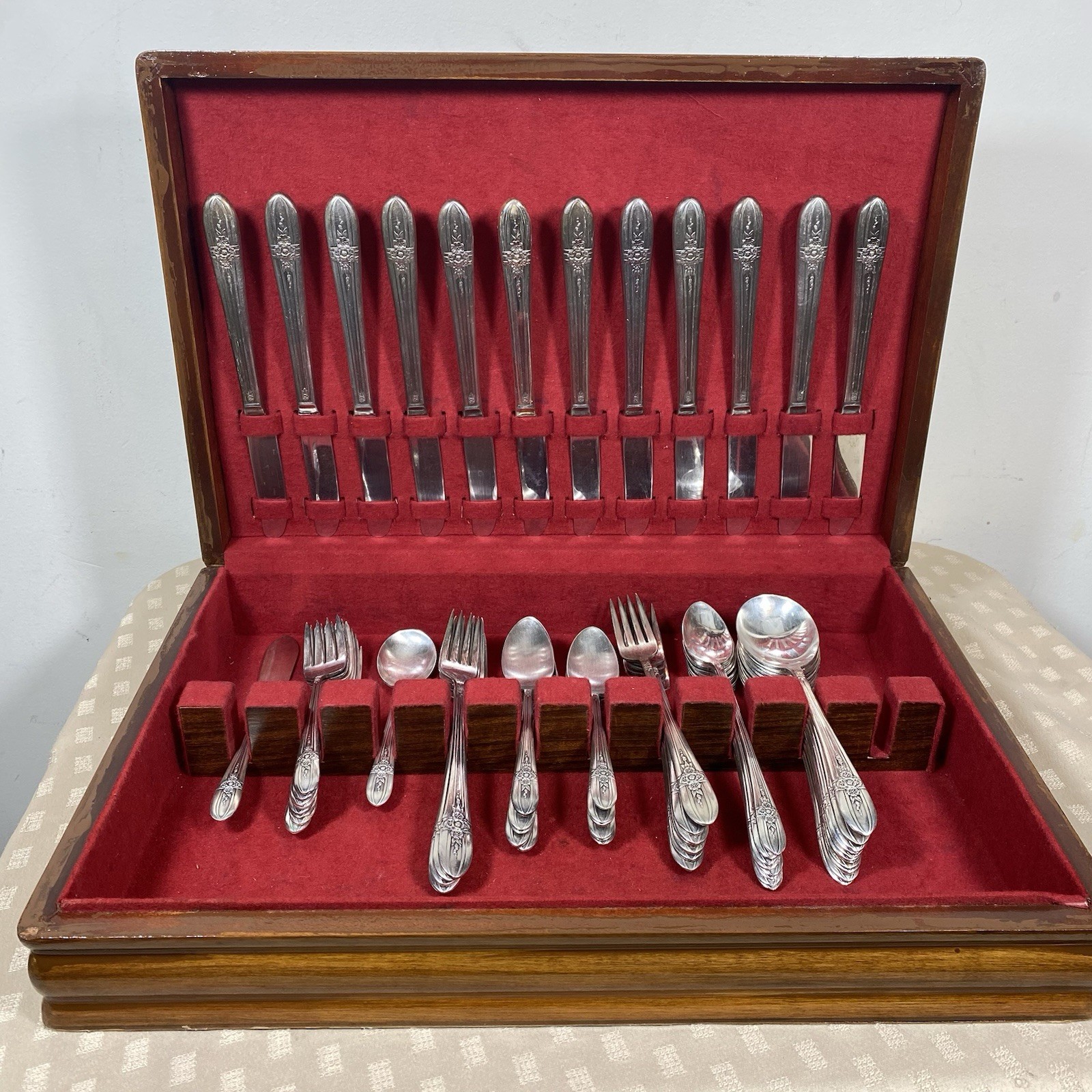 WM Rogers MFG Co Triumph Extra Plate Silverware, 67 Pieces - Service ...
