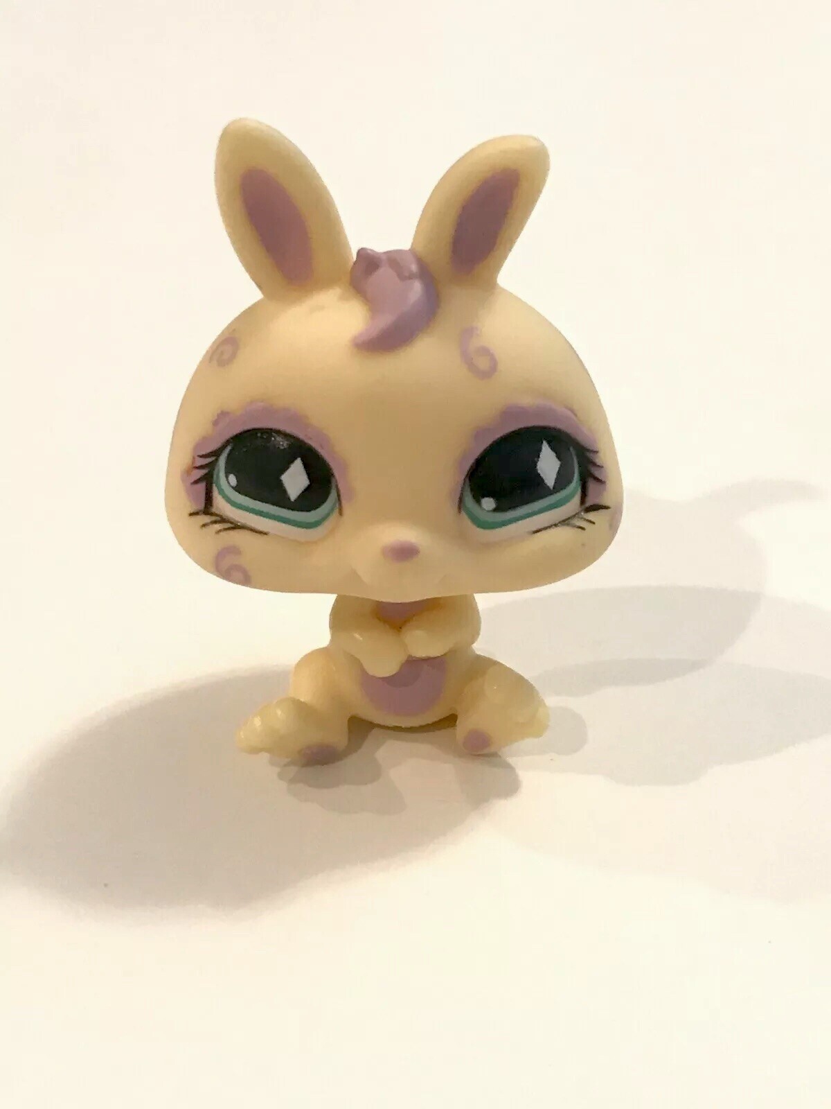 Littlest Pet Shop LPS #471 Yellow sitting Bunny Green Diamond Eyes ...