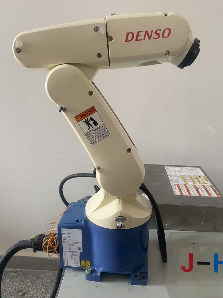 DENSO VP-6242M 6-Axis Industrial Robot + RC8-VPA0-NNNM-NN-NNN Robot ...