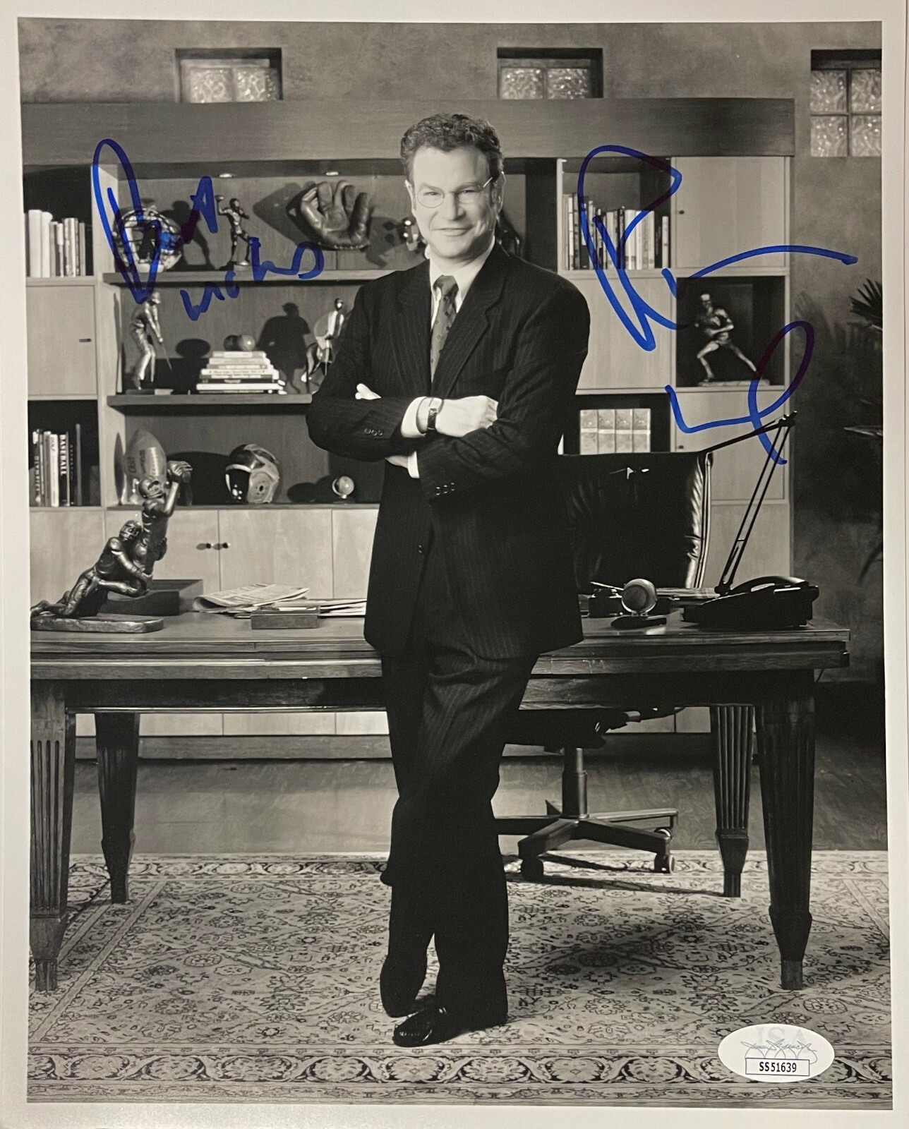 Robert Wuhl signed B&W 8x10 Photo Best Wishes - JSA #SS51639 (Arliss ...