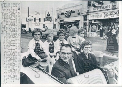 1963 Wire Photo Fischer Quintuplets Ride in Parade Aberdeen South ...