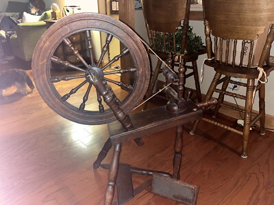 Primitives - Antique Spinning Wheel