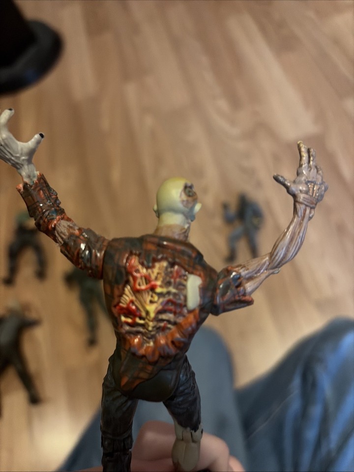 Vintage 1999 Resident Evil Zombie & Hunk Figure Toybiz | eBay