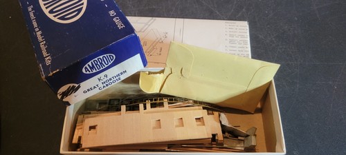 HO TRAIN KIT AMBROID K-9 GREAT NORTHERN CABOOSE 1G1G | eBay